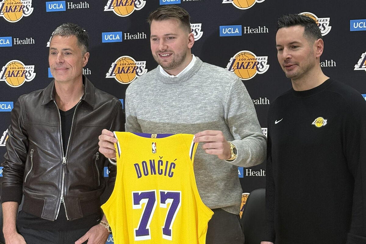 La camiseta número 77 de Luka Doncic con los Lakers es la más popular y ...