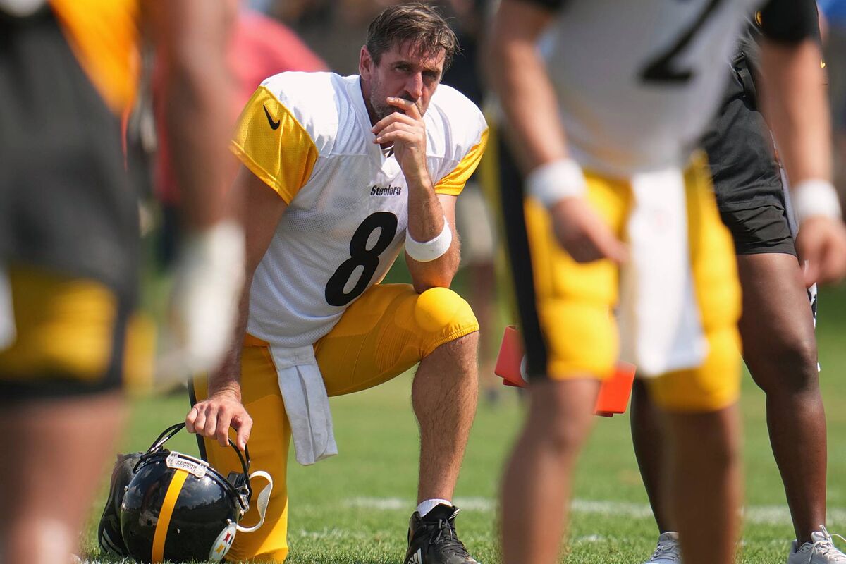 Sotwe كلاسيك asian female so this woman appears more